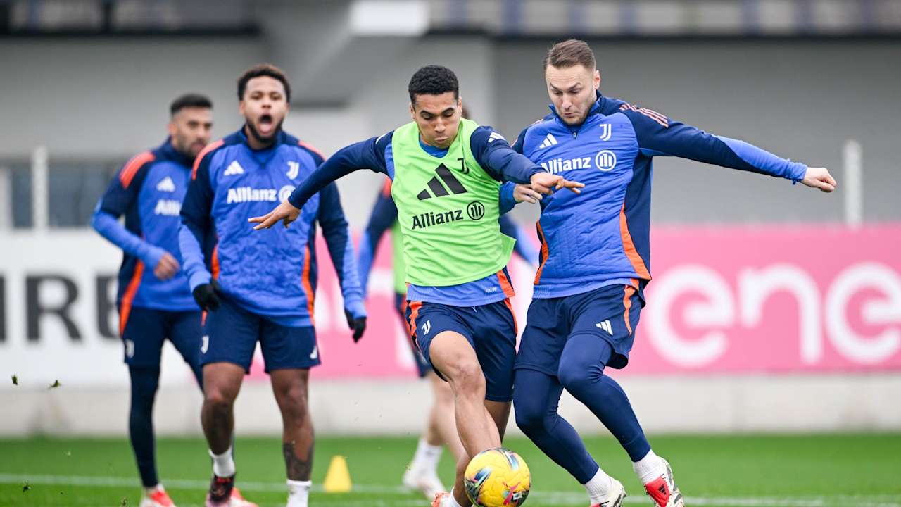 Training Center | With our supporters at Continassa - Juventus