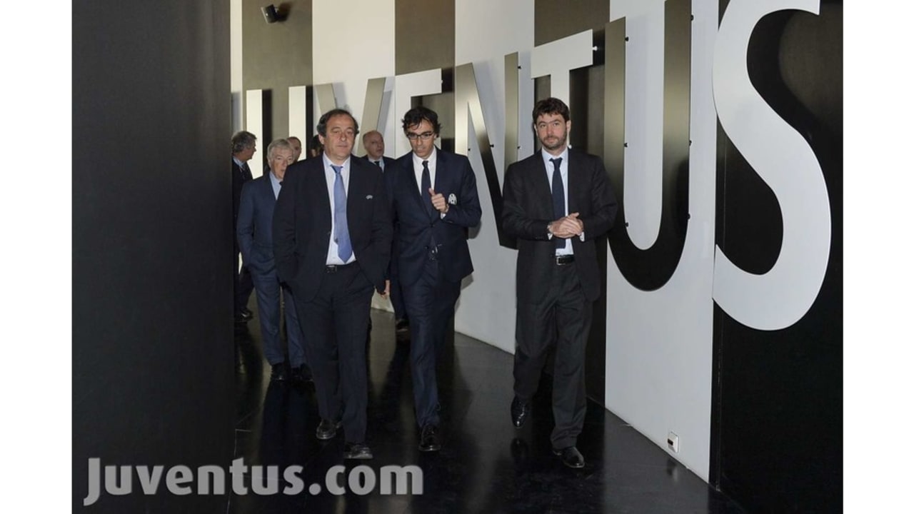 Michel Platini visita lo Juventus Museum - Michel Platini visits J ...