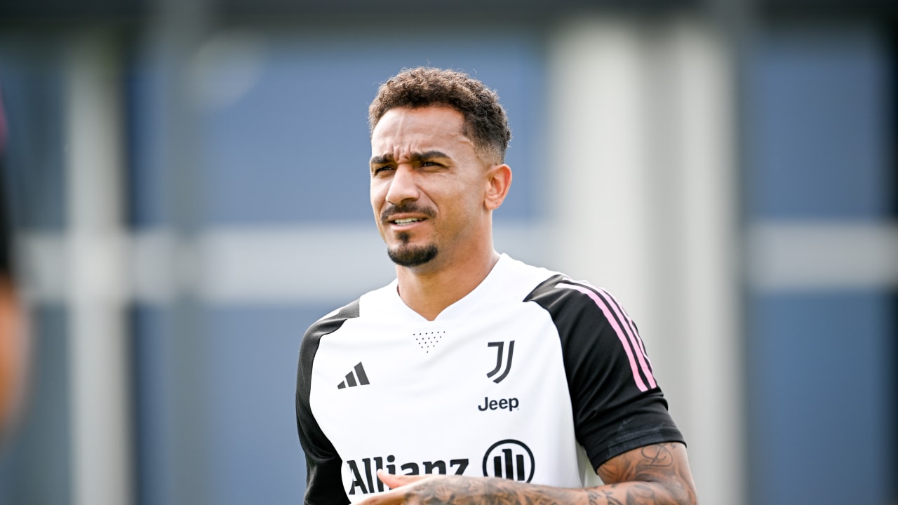 Happy birthday, Danilo! - Juventus