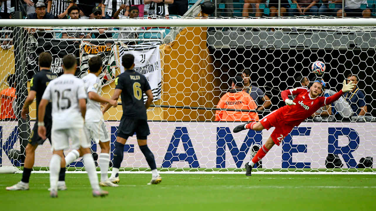 Tutte le parate di Michele Di Gregorio nella stagione 2024/2025 Video ...