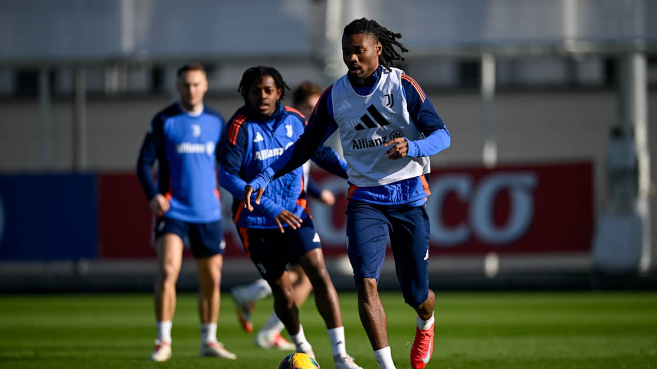 Alberto Costa's first training with Juventus Video | Juventus