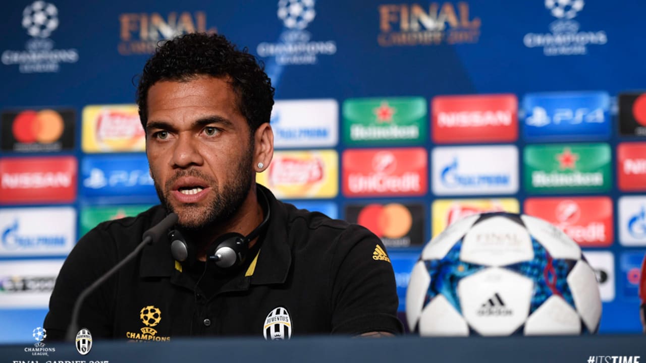 Dani Alves: "We must seize the opportunity" - Juventus