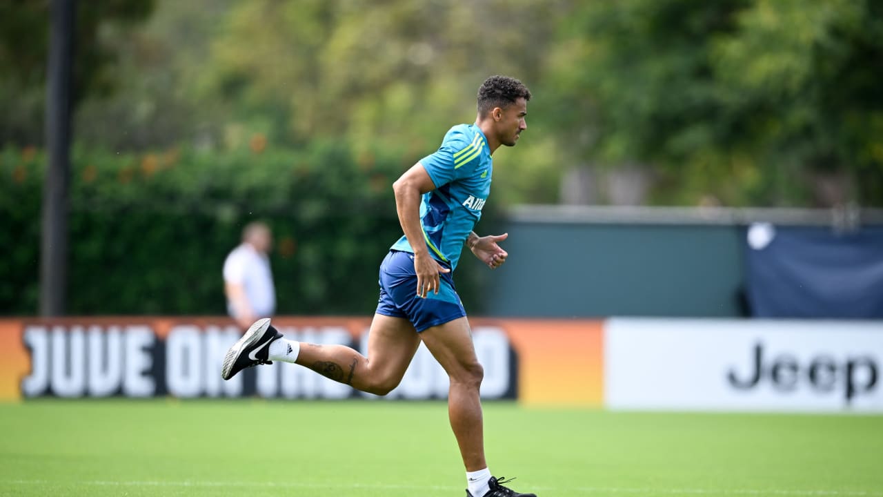 Danilo: "Working well towards the new season" - Juventus