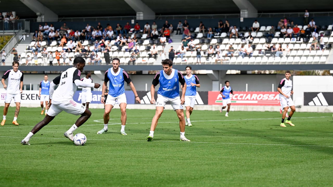 Training Center | At Continassa with our fans and the National Team ...
