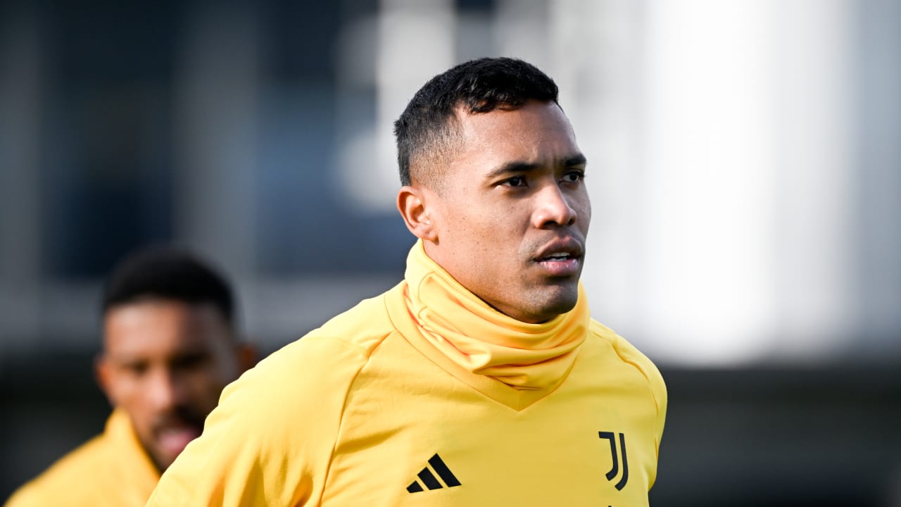 Major milestone reached for Alex Sandro - Juventus