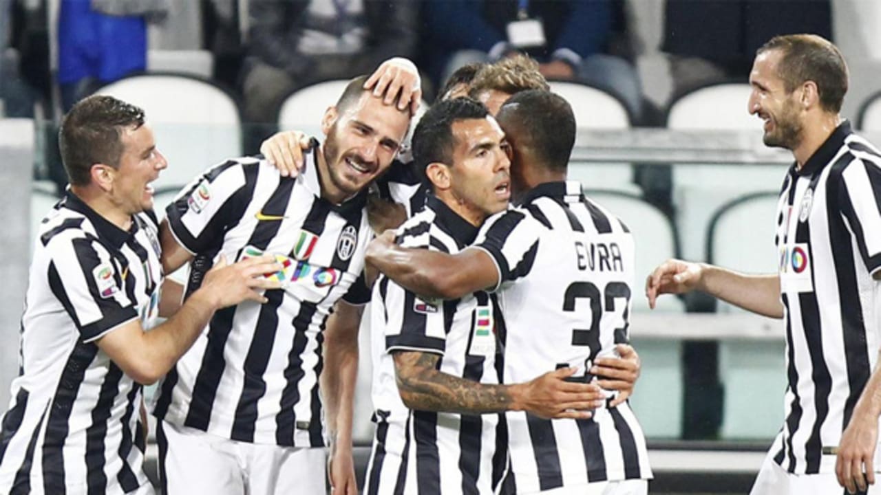 Juve berada 15 poin di puncak klasemen - Juventus