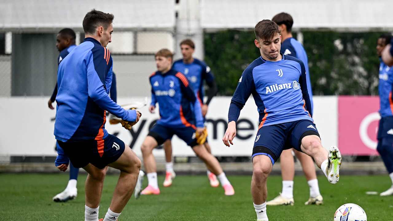 Training Center | Double session at Continassa - Juventus