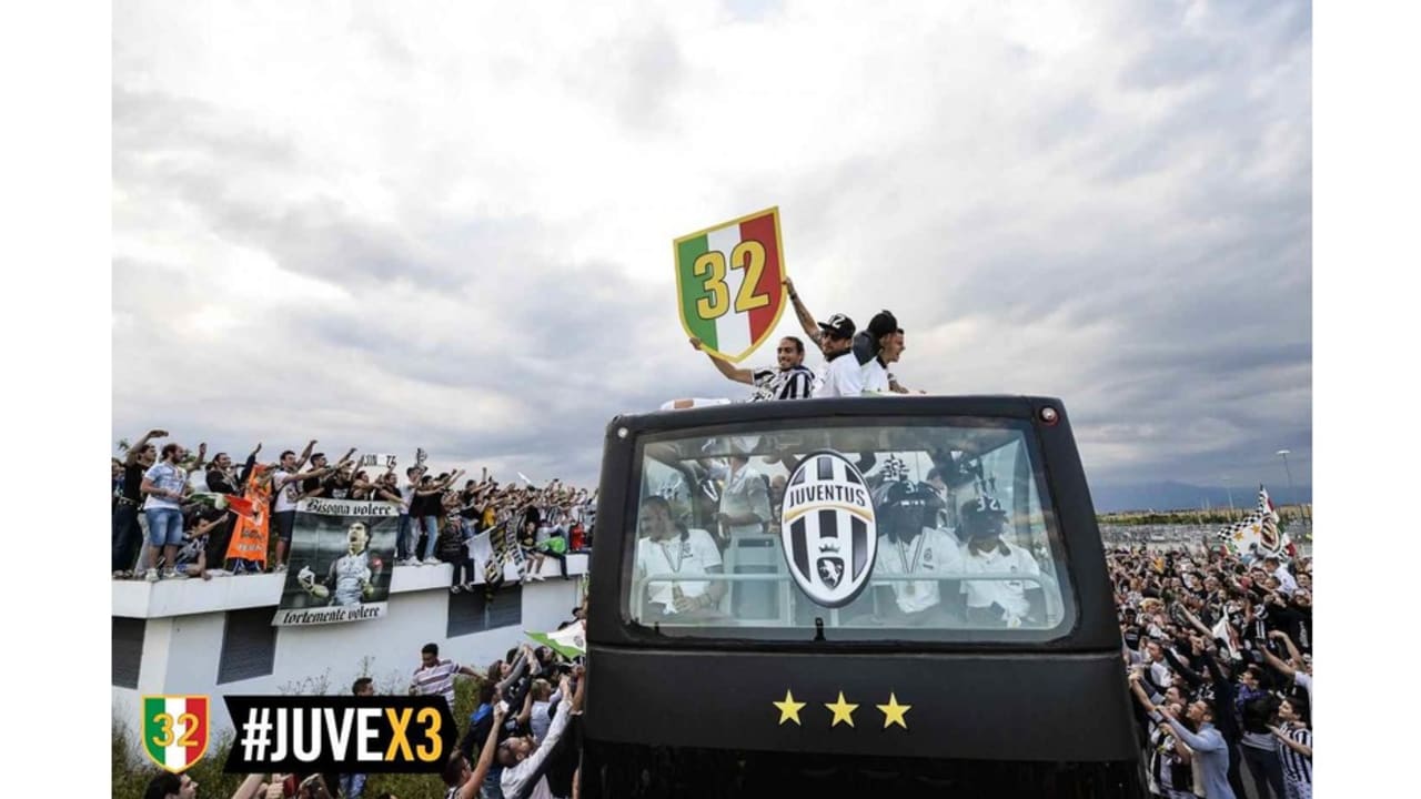 La parata trionfale dei Campioni e dei tre scudetti consecutivi - The ...