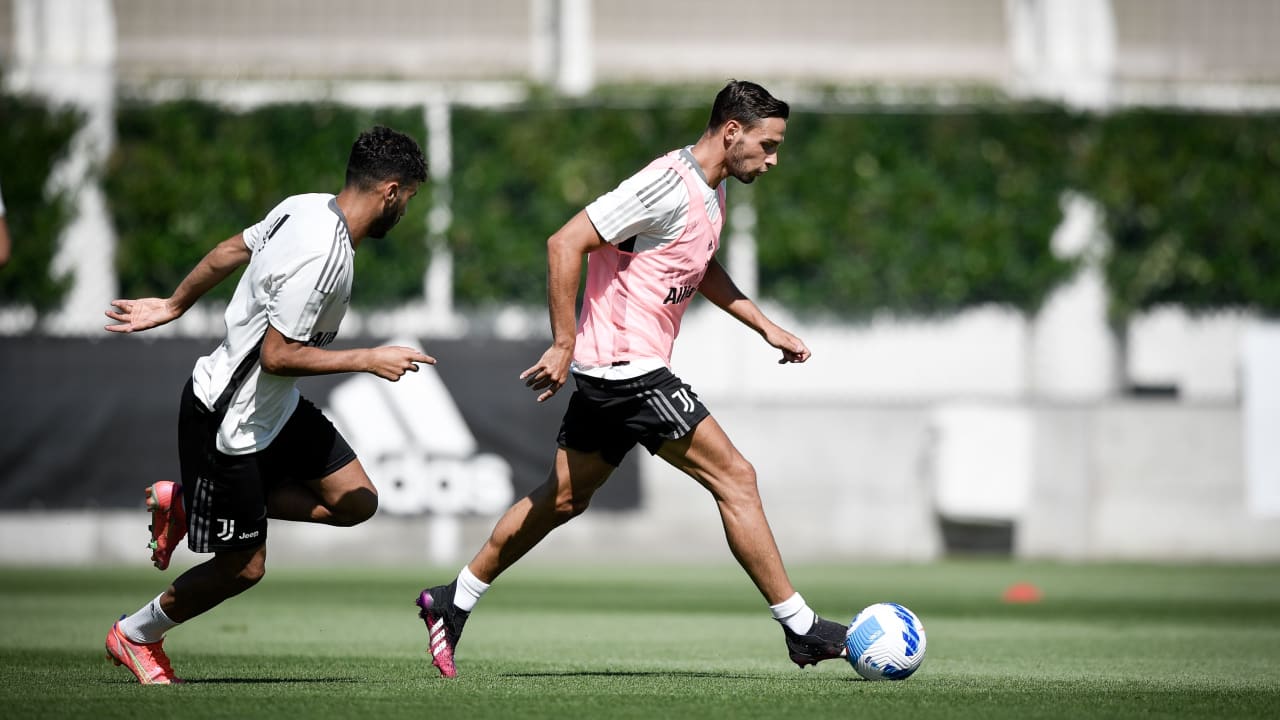 Sunday session: running & ball work - Juventus