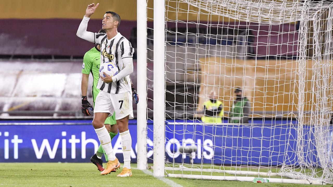 Ronaldo four times in opening two - Juventus