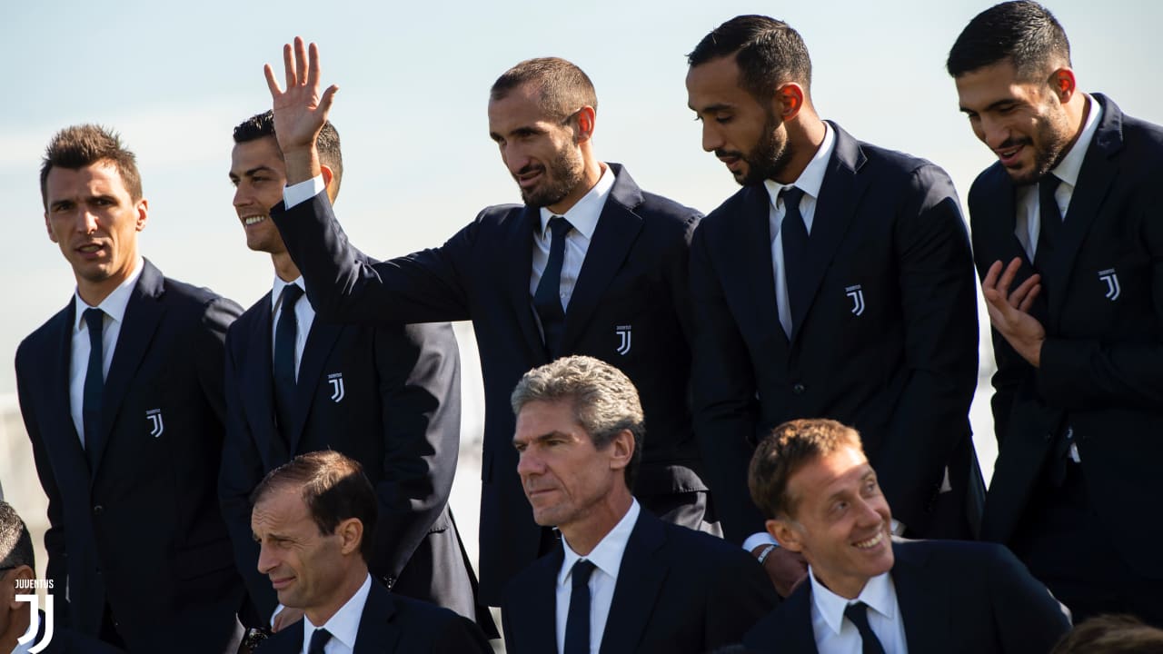 Behind the scenes of the Juve team photo shoot - Juventus