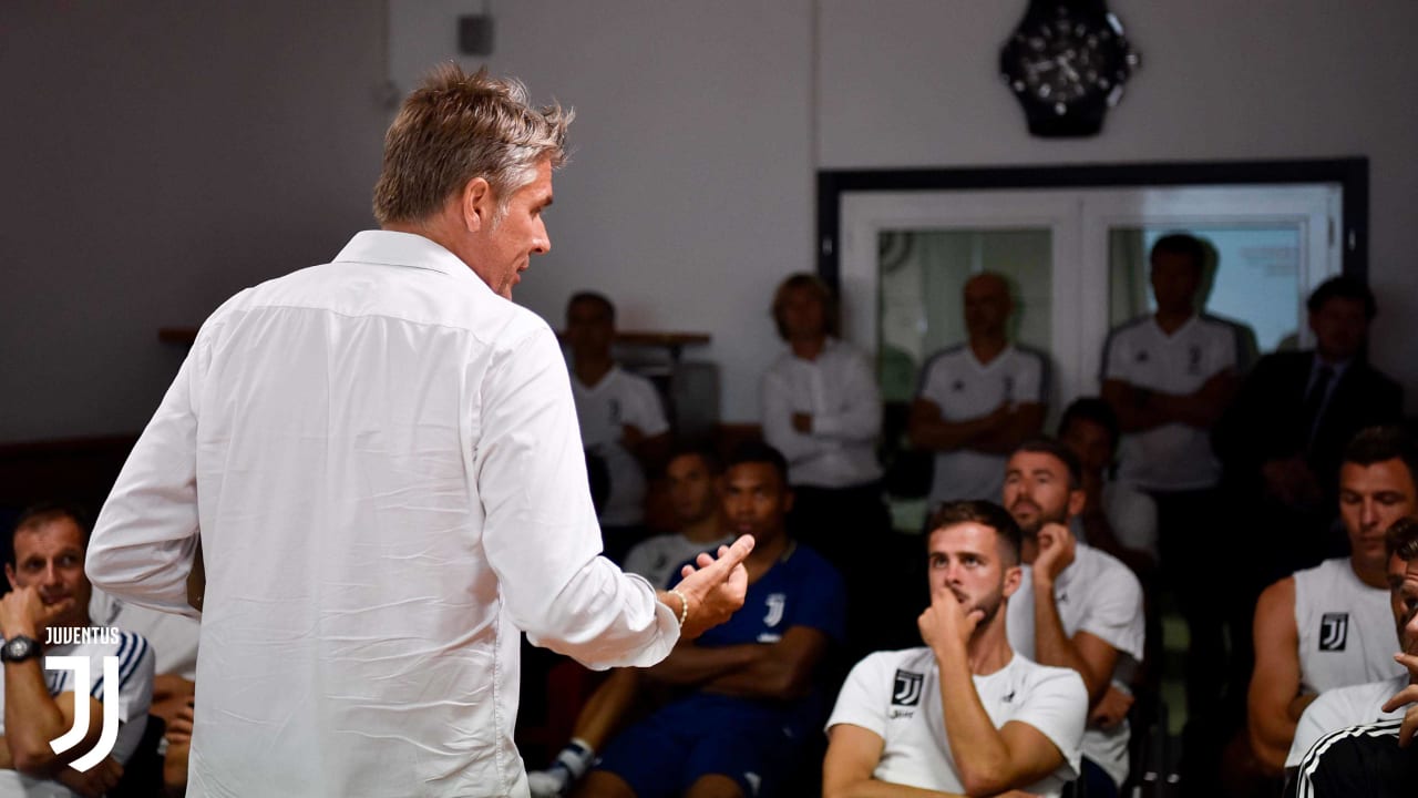 Video Assistant Referee system explained at Juventus - Juventus