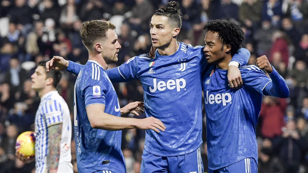 Defences Unlocked! Passing Perfection Video | Juventus
