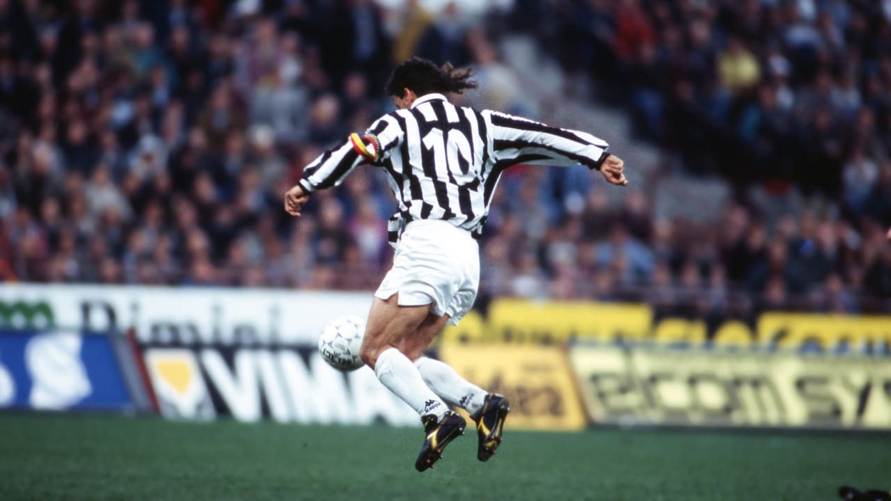 Roberto Baggio: divine football Video | Juventus