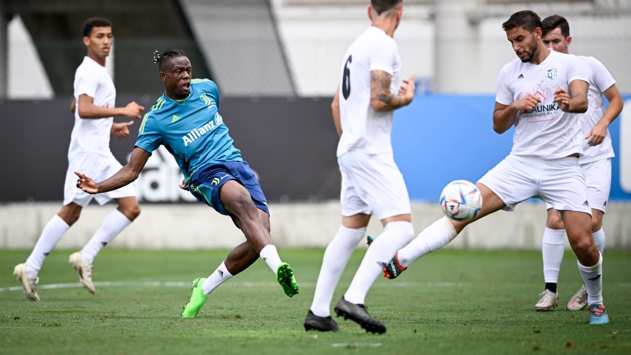 Skills on Display During Training Ground Practice! Video | Juventus