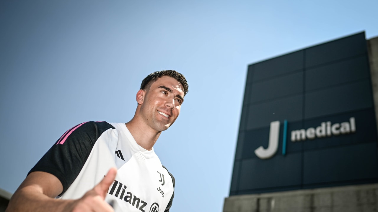 GALLERY | Checking in for the new season - Juventus