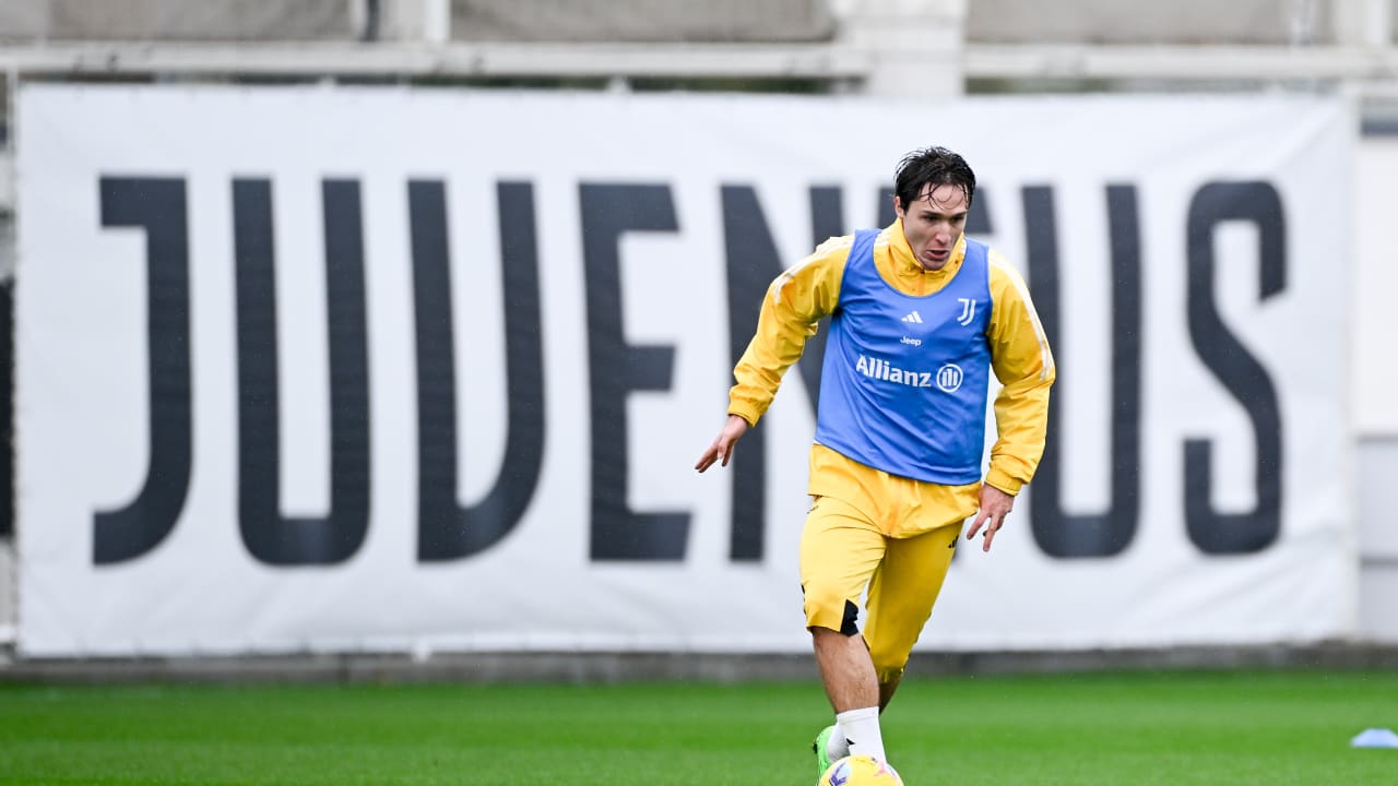 Training Center | In campo sotto la pioggia alla Continassa - Juventus