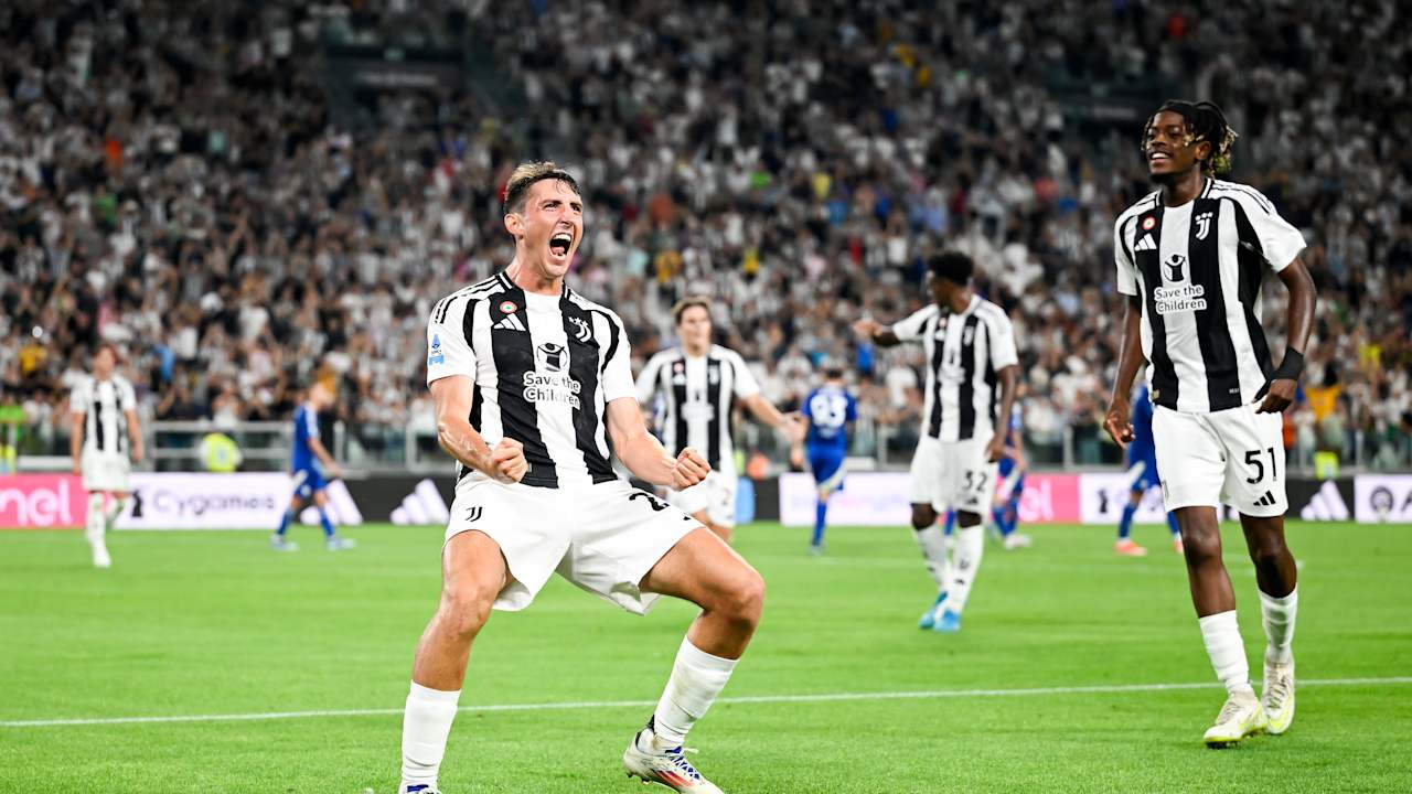 INSIDE Juventus - Como | Behind the scenes of Serie A's first match ...