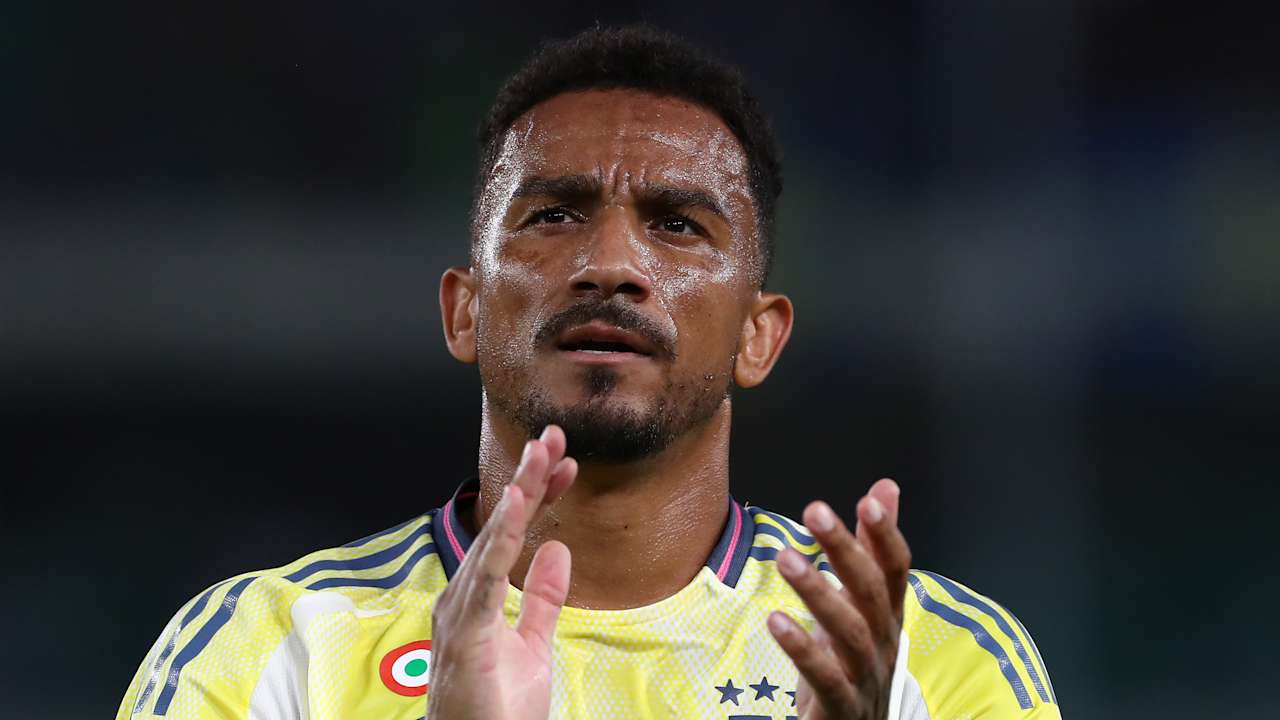 Danilo makes 200th appearance for Juventus! - Juventus