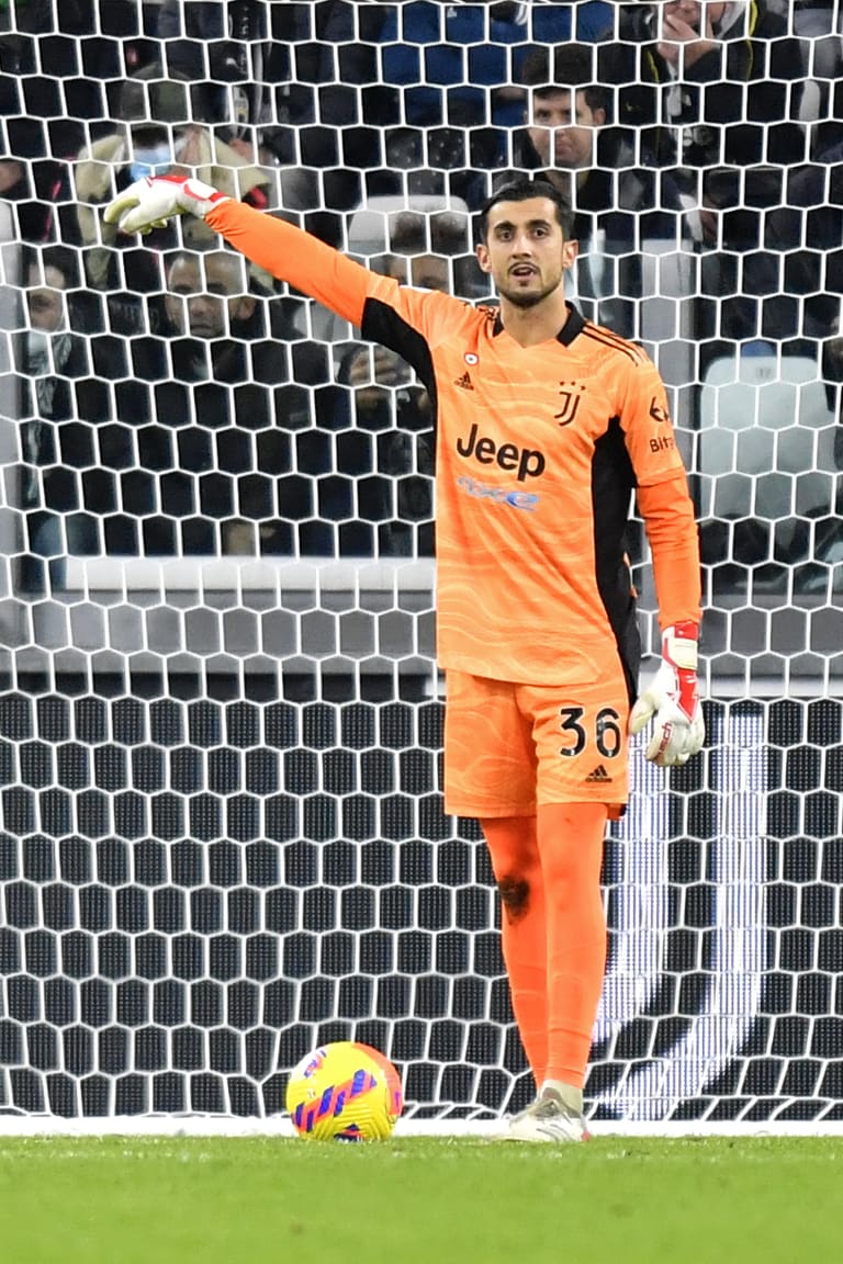 Mattia Perin | Goalkeeper Juventus Men's First Team