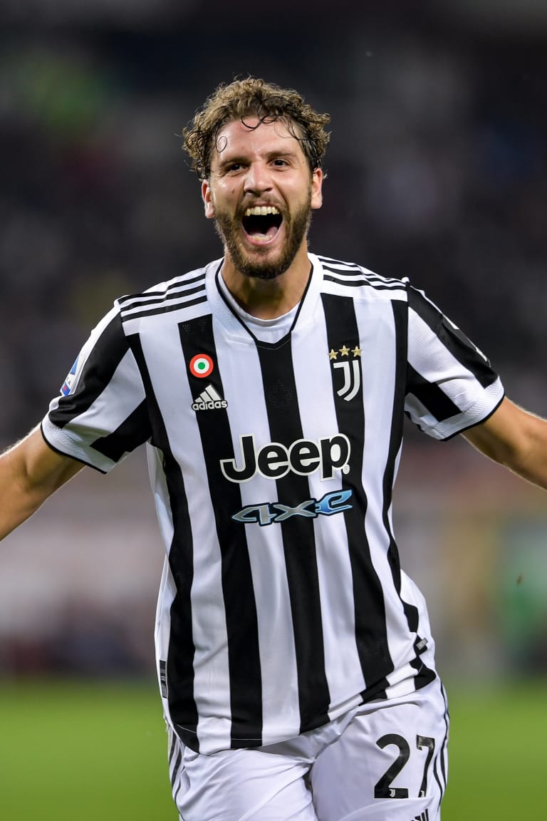 Manuel Locatelli | Midfielder Juventus Men's First Team