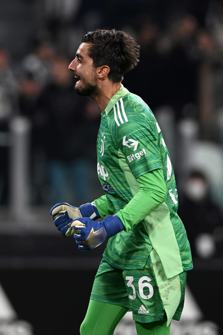 Mattia Perin | Goalkeeper Juventus Men's First Team