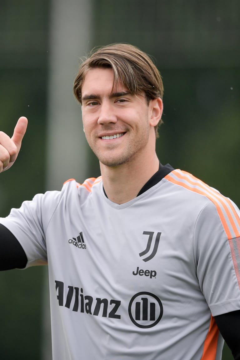 Dušan Vlahović | Forward Juventus Men's First Team