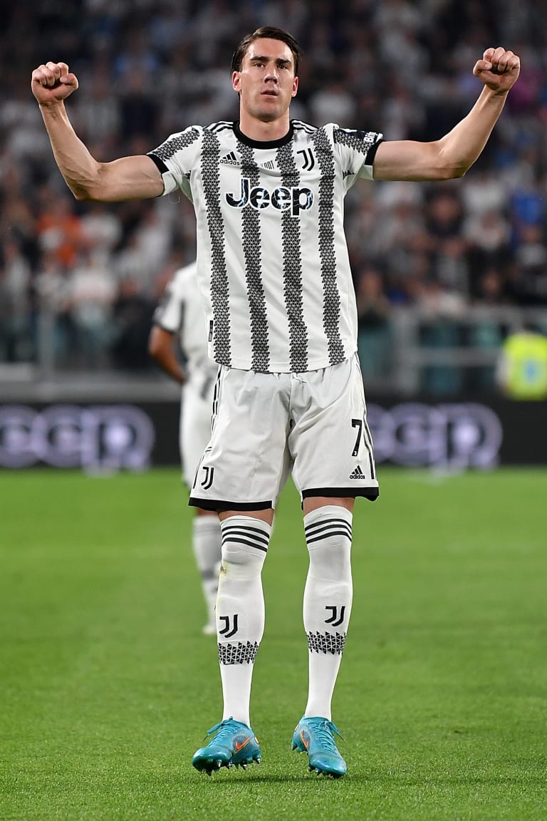 Dušan Vlahović | Forward Juventus Men's First Team