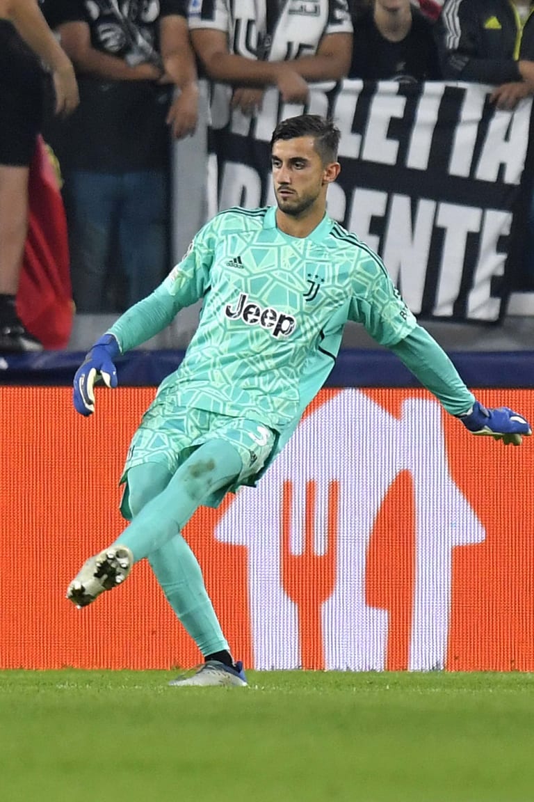 Mattia Perin | Goalkeeper Juventus Men's First Team