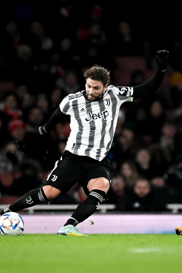 Manuel Locatelli | Midfielder Juventus Men's First Team